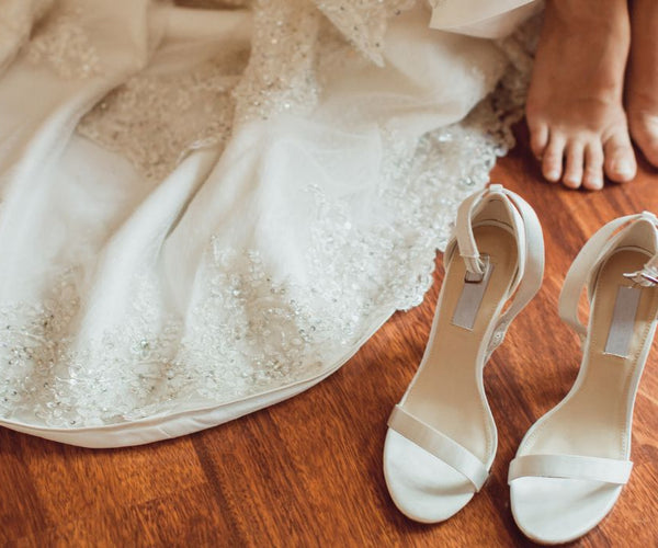 Quelles Chaussures Avec une Robe Blanche en Dentelle
